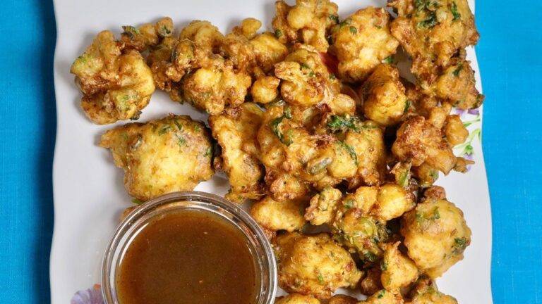 Gobi Pakora Recipe: How to Make Crispy Cauliflower Fritters