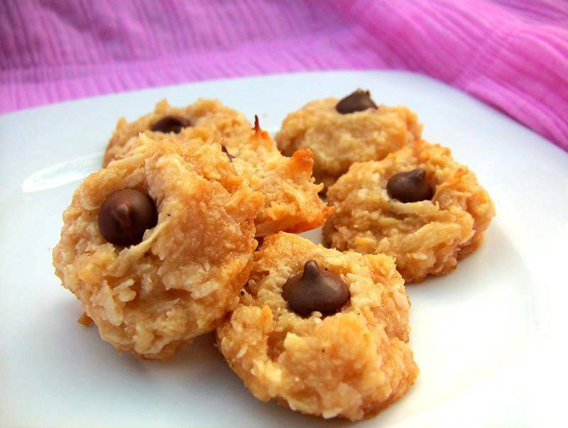 Macaroons : How to make Hersheys Coconut Kiss Macaroons